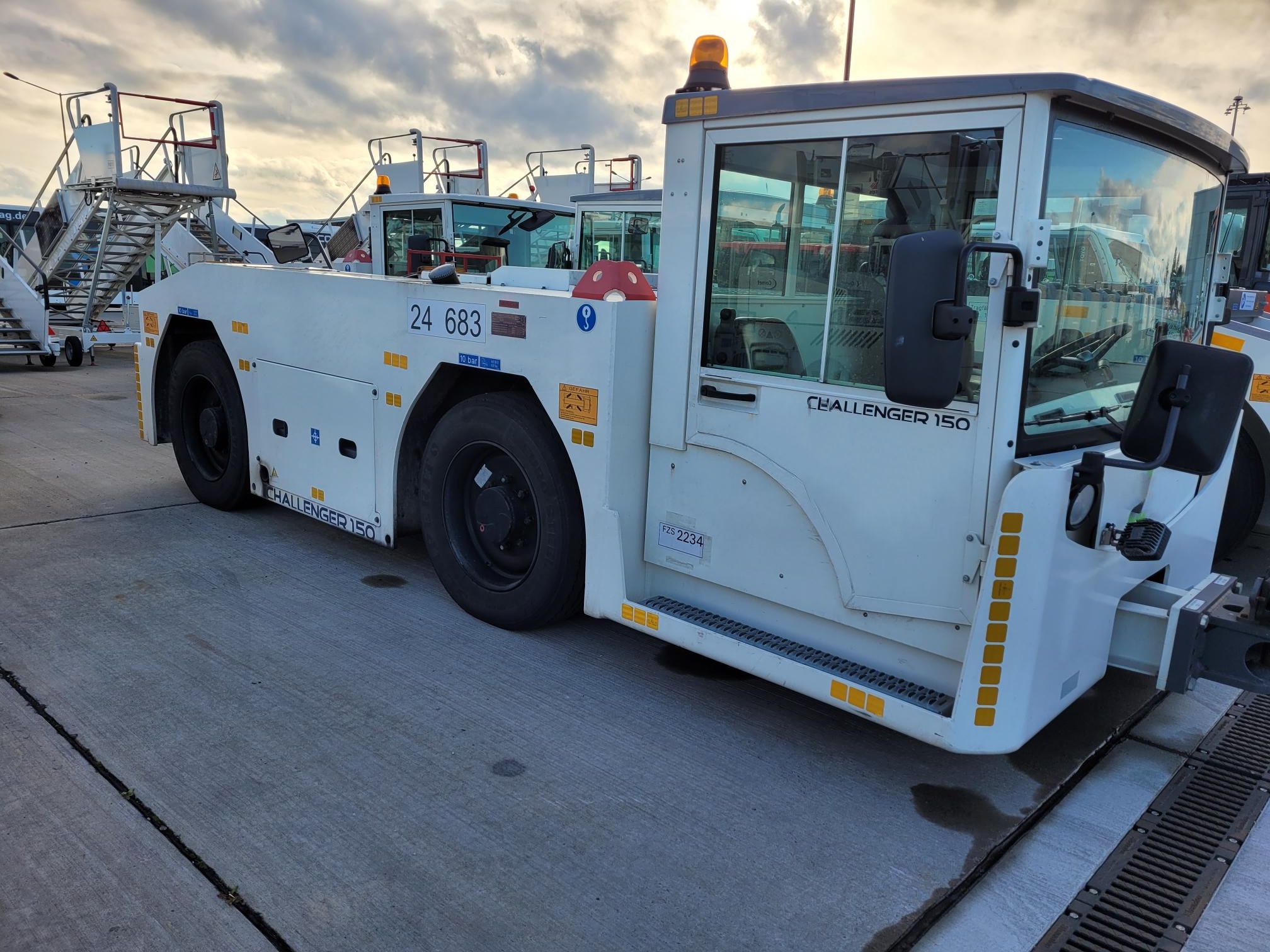 Aircraft Pushback Tractor Trepel CHALLENGER 150