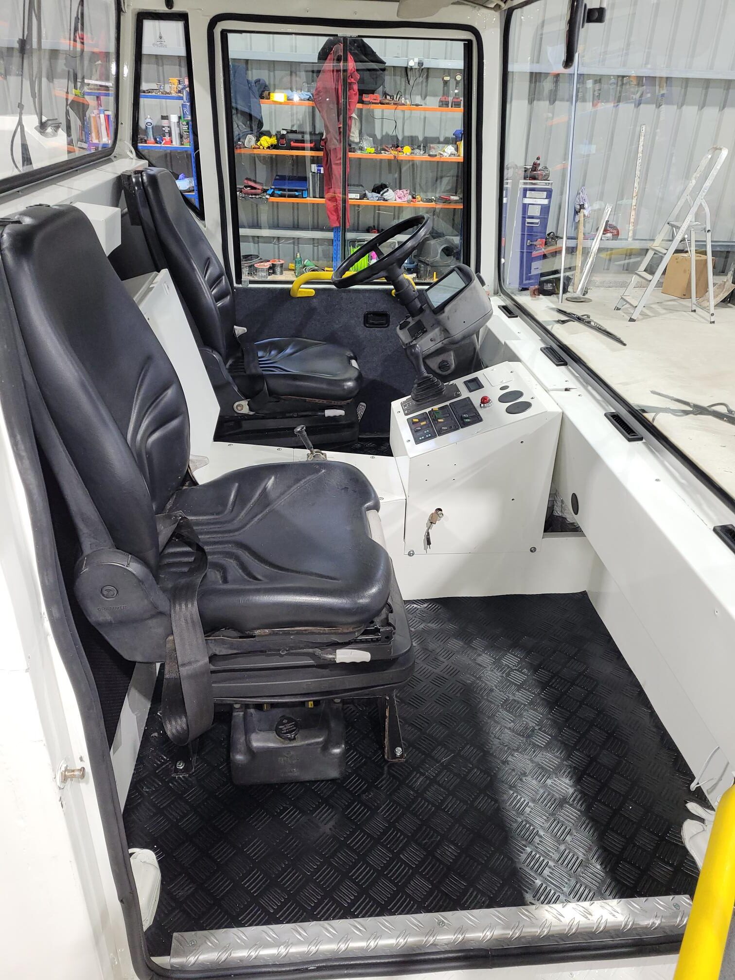 Aircraft Pushback Tractor Schopf F110