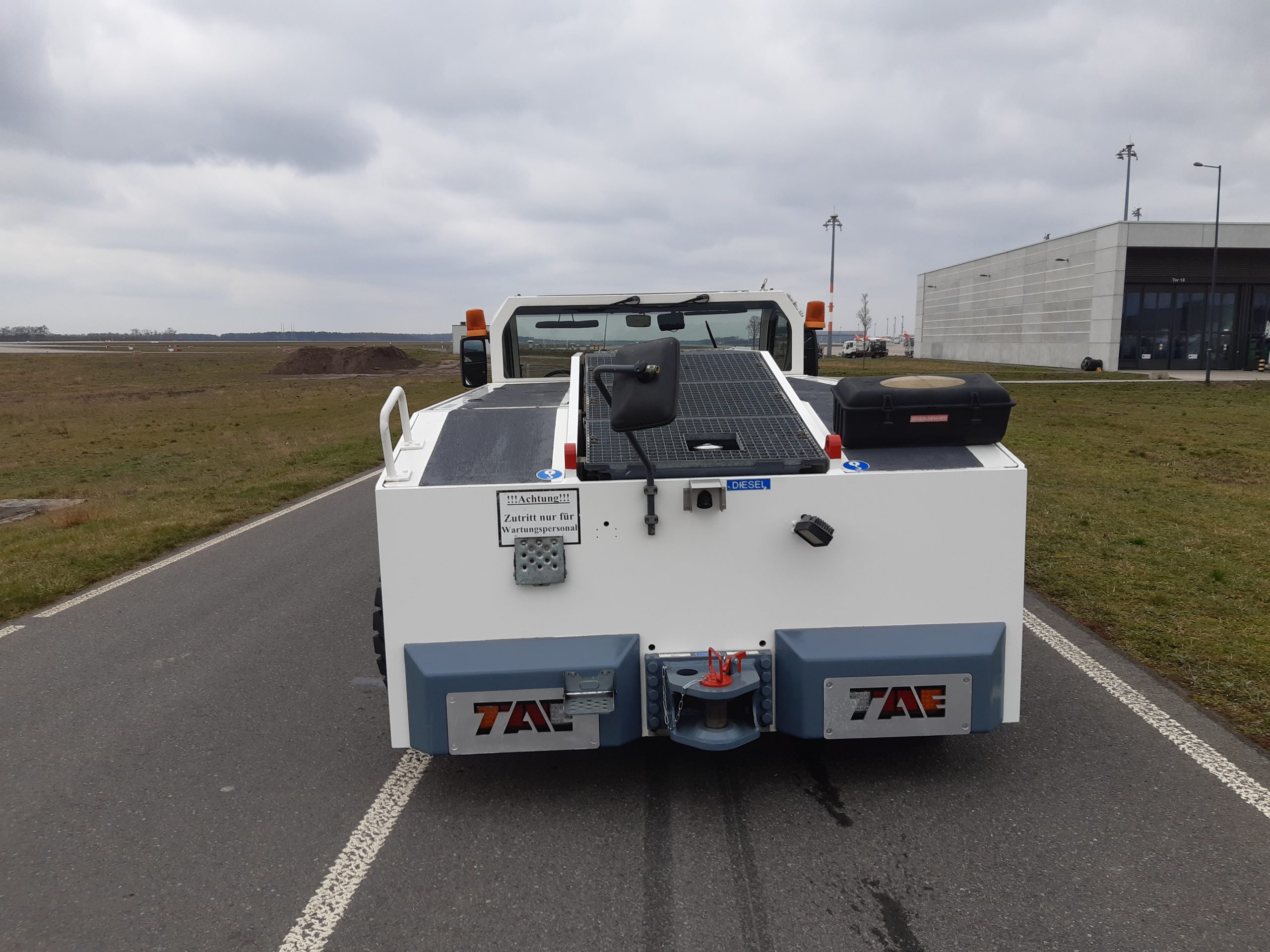 Aircraft Pushback Tractor Trepel Challenger 160