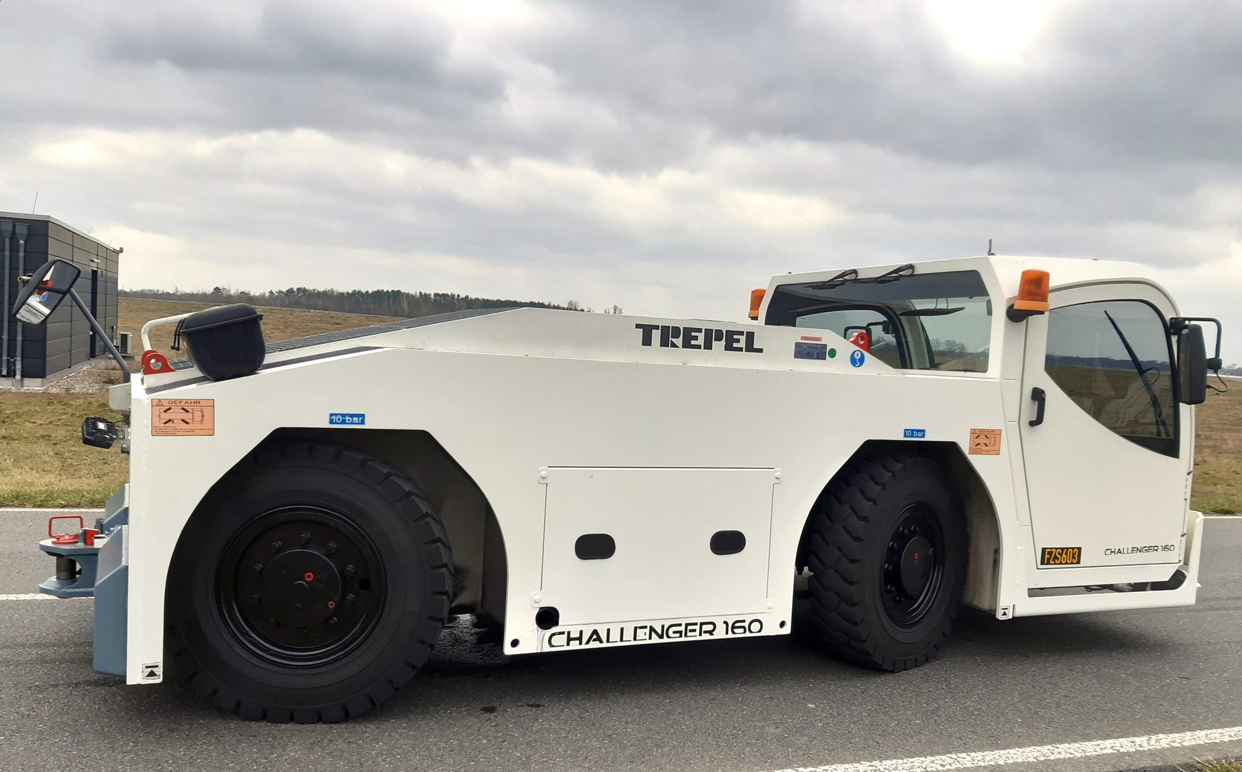 Aircraft Pushback Tractor Trepel Challenger 160