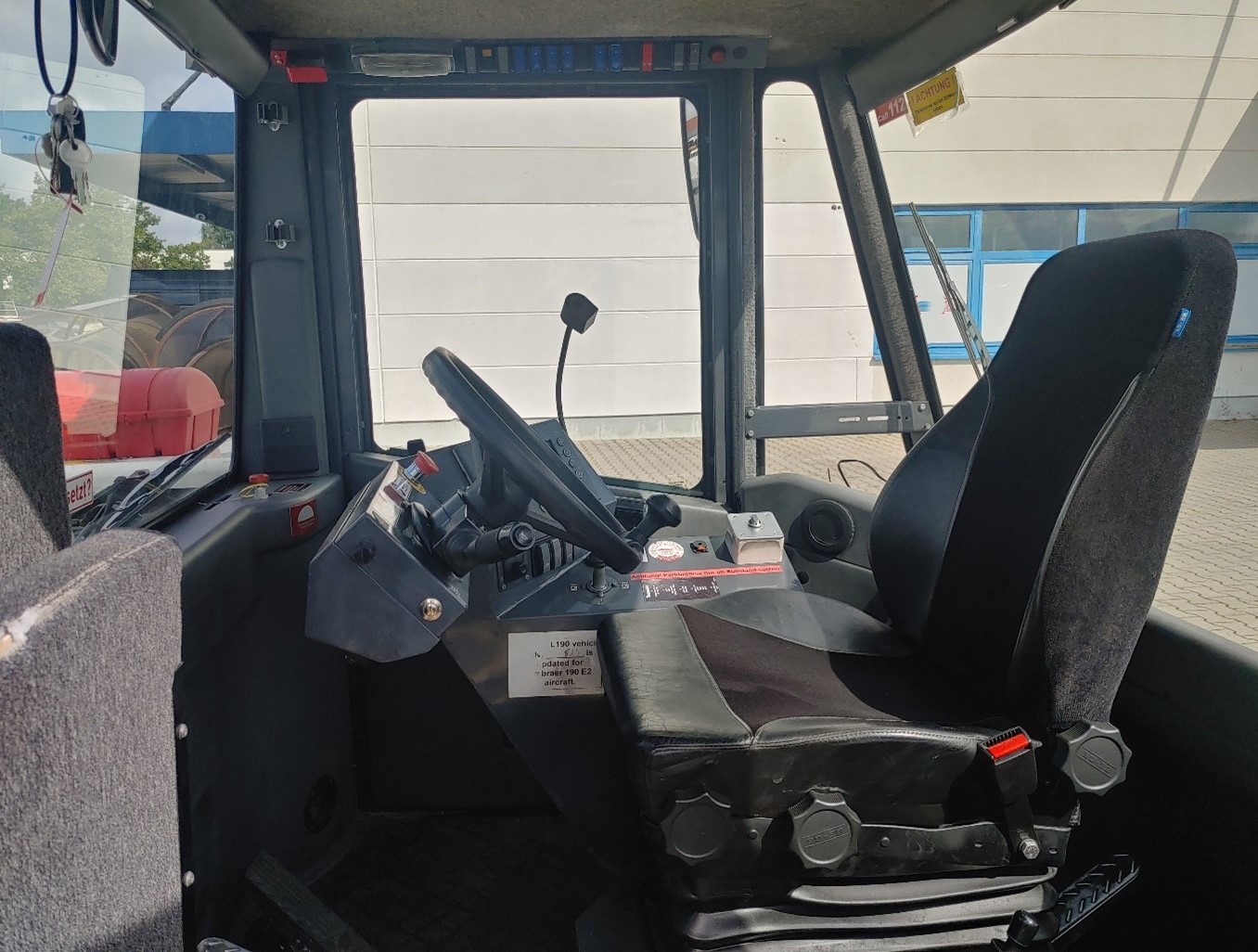 Aircraft Pushback Tractor Kalmar TBL190