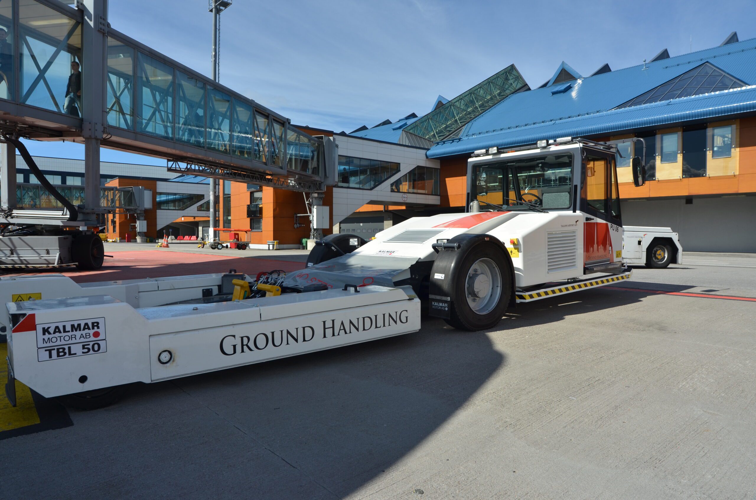 Aircraft Pushback Towbarless Tractor Kalmar TBL 50 New