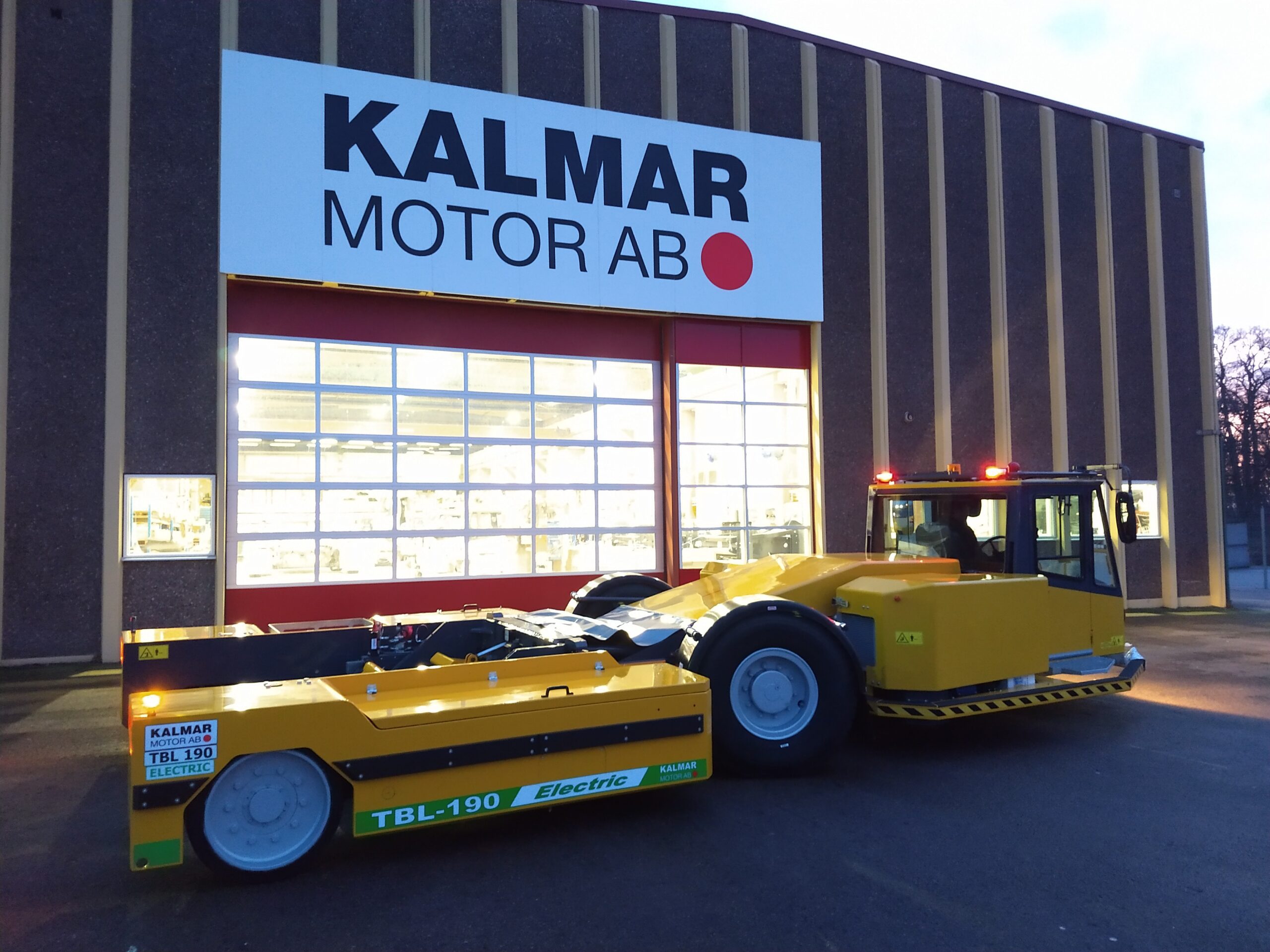 Aircraft Pushback Towbarless Tractor Kalmar TBL 190 New