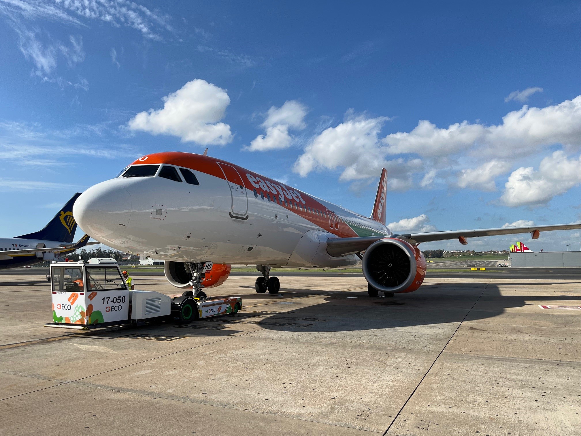 Aircraft Pushback Towbarless Tractor Kalmar TBL 100 New